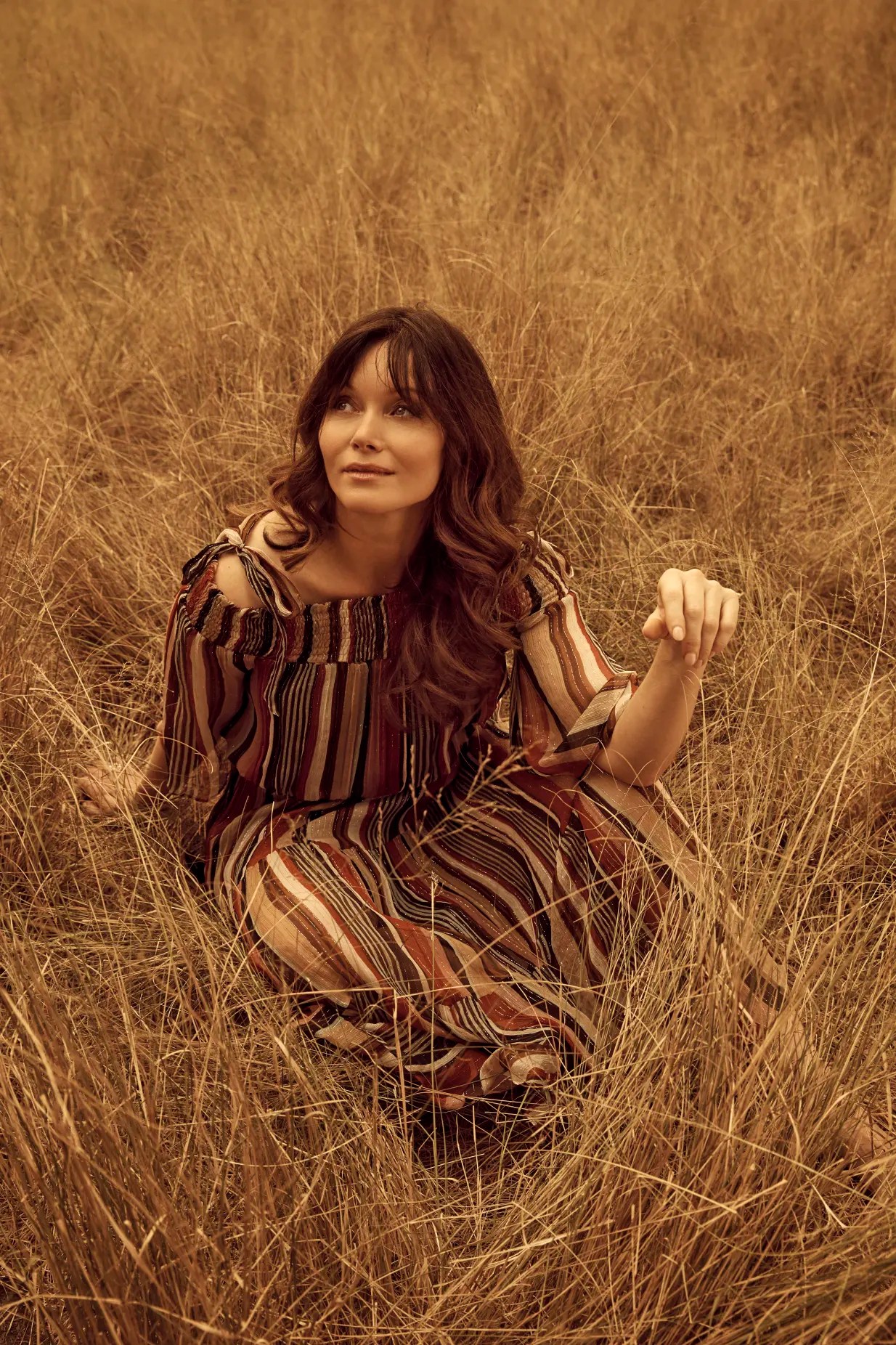 Sunday Life 2019 Photoshoot – Essie Davis Daily